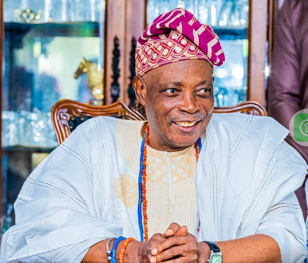 Oba Ladoja's Visit To Basorun Kola Daisi At 93: Celebrating Mentorship ...
